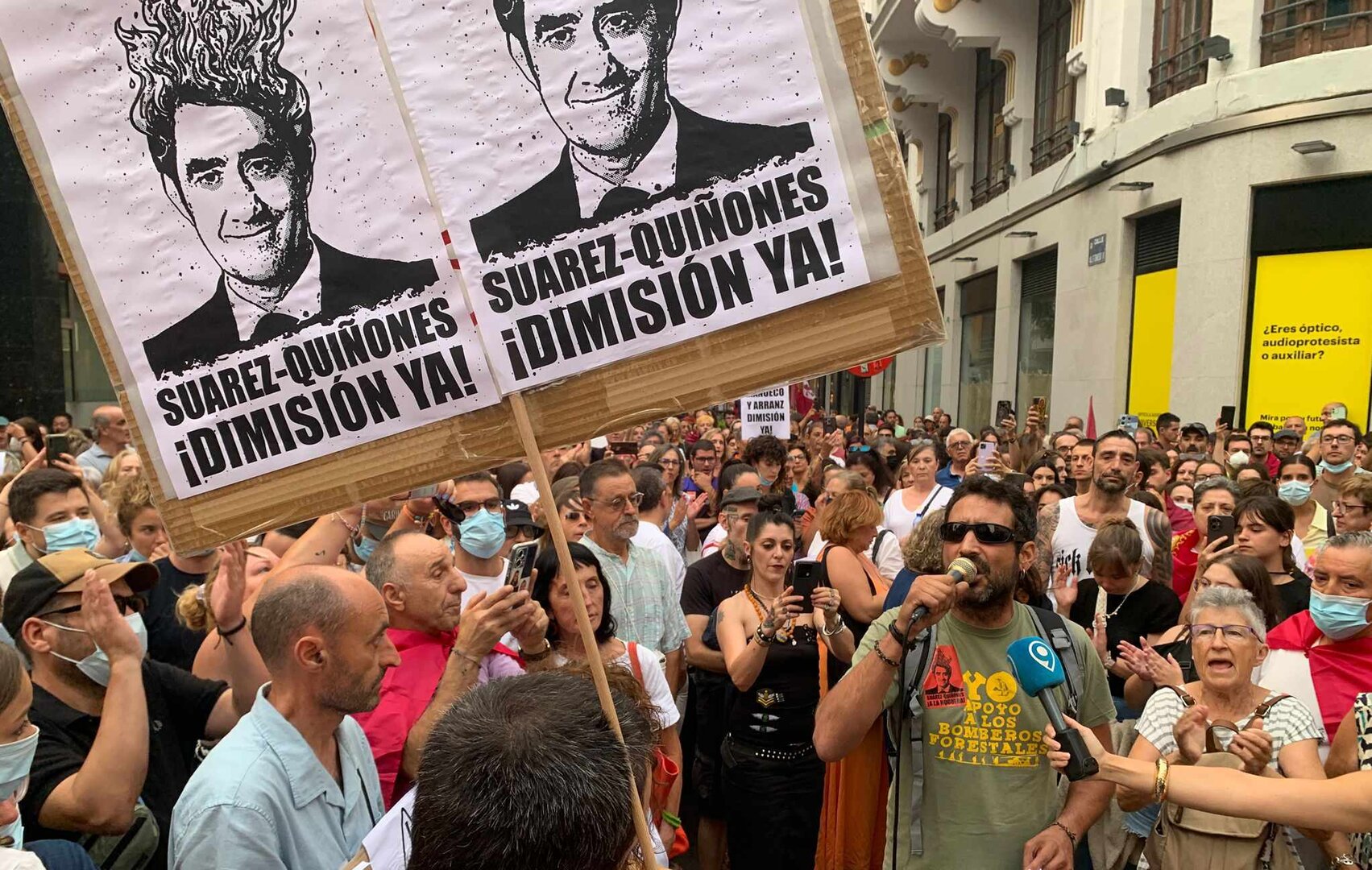 Más de un millar de personas exigen en León la dimisión de Mañueco y ...